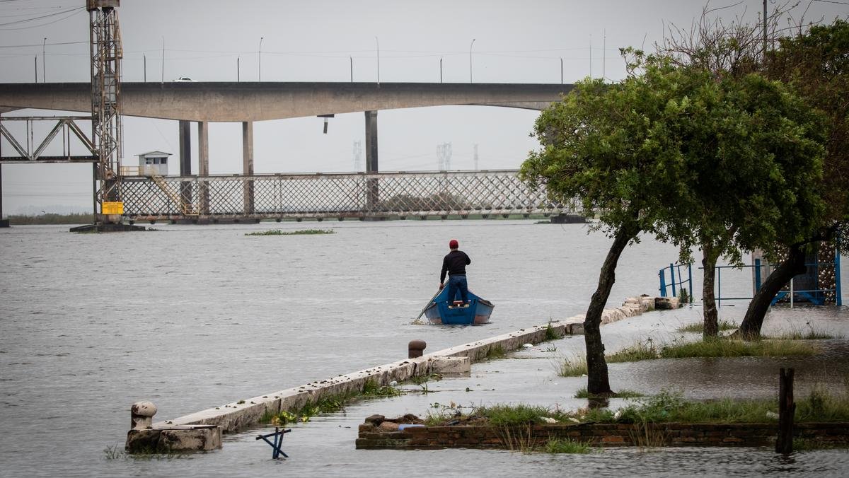 Enchentes no RS em 2024: Canal São Gonçalo alcança nível recorde e ...